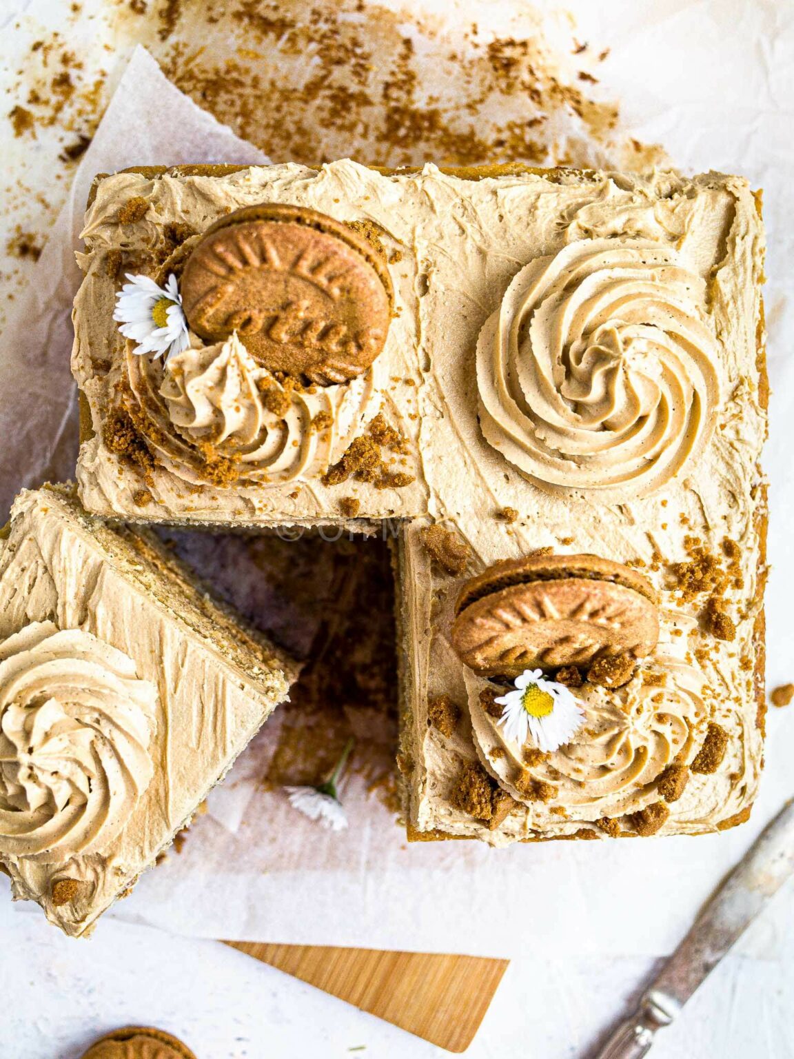 Banana Biscoff Cake