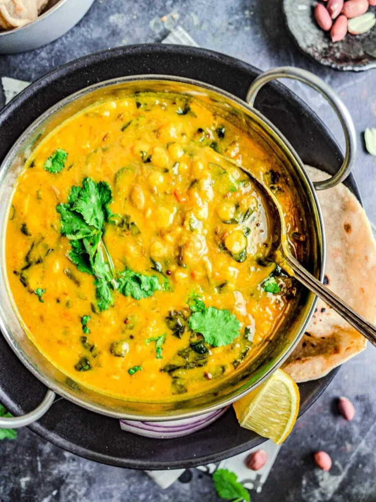 Dal Bhaji, Maharashtrian Lentil and Spinach Curry